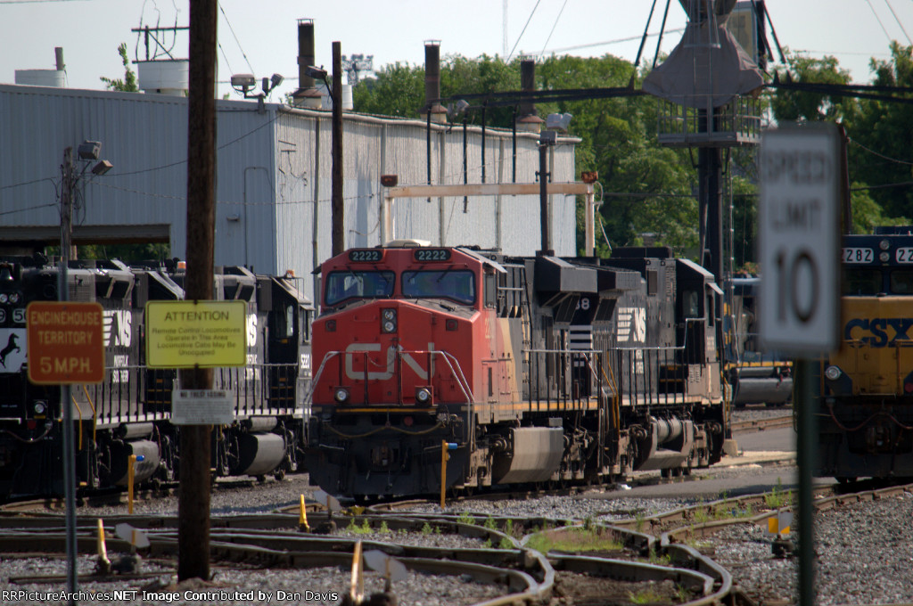 CN ES44DC 2222